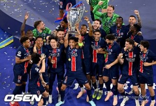 유럽 정복자 이강인, 벤치에 있어도 빛났다…PSG 첫 UCL 우승과 함께한 역사적인 밤 - 머니투데이