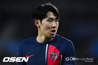 韓 축구 경사! 우승팀 잘 고르는 KIM, 이강인+'전 동료' 흐비차 있는 PSG 이적 가능성... 단장 직접 움직였다 - 머니투데이