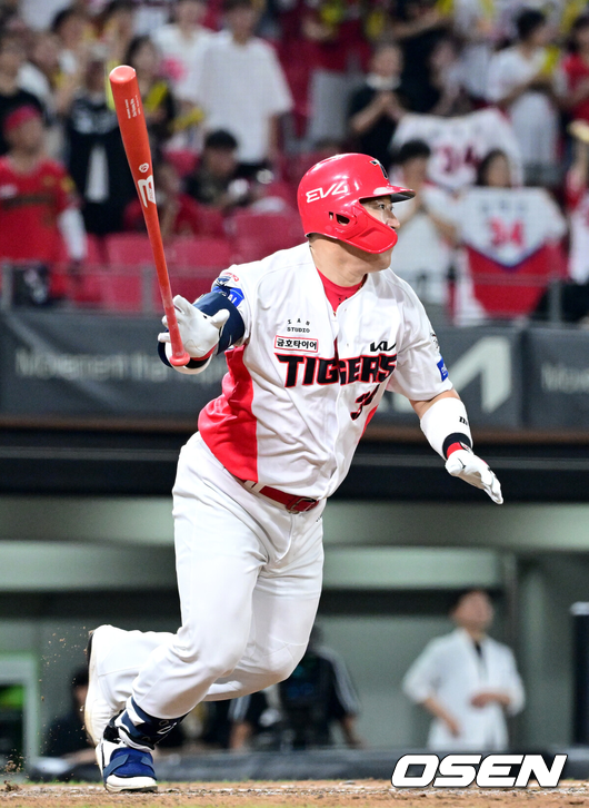 154km 이겨낸 최형우, 9회말 2아웃 끝내기 기적 예고했다...8월 잠실 스윕패 되갚다, "끝까지 포기하지 않아 이겼다 ...