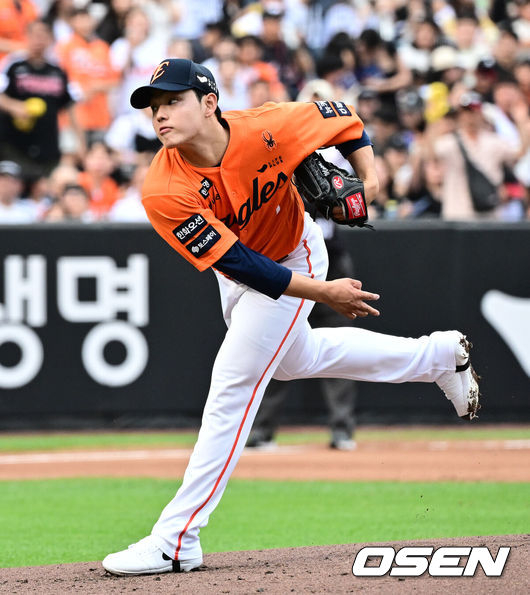 한화, 7년 만에 PS 진출 확정했는데…문동주가 8실점으로 무너지다니, 1위 LG와 격차 다시 3.5G 벌어졌다 - 머니투데이