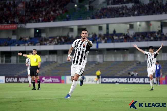 '둑스 쾅!' 서울, ACLE 마치다와 1-1 무승부... '캡틴' 린가드 도움 [오!쎈마치다] - 머니투데이