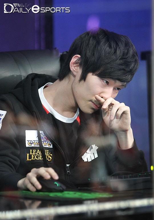 Najin White Shield Watch