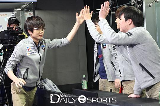 [프로리그] CJ 정우용, 주성욱마저 격파! SKT와 3R 결승 - 머니투데이